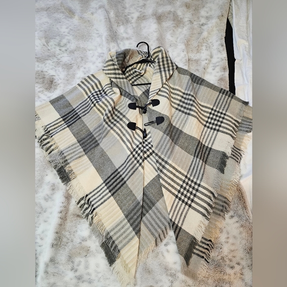 Sonoma | Jackets & Coats | Womens Sonoma Goods For Life Poncho Shaw ...